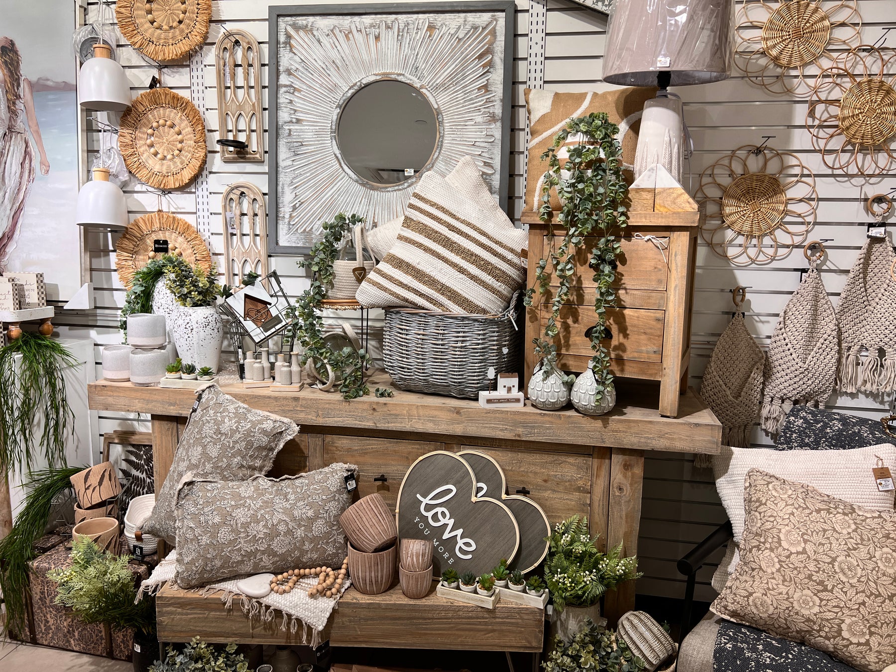 Discover The Most Amazing And Affordable Home Decor And Furniture ...